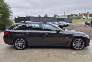 Grey BMW 520 2017 in Riga, with an engine capacity of 2.00 L and mileage of 333 thousand km for 14950 €, photo 7 on AUTOMOTO.COM.LV