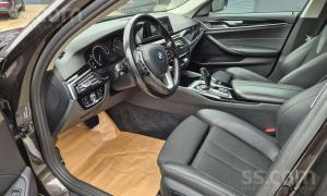 Grey BMW 520 2017 in Riga, with an engine capacity of 2.00 L and mileage of 333 thousand km for 14950 €, photo 8 on AUTOMOTO.COM.LV