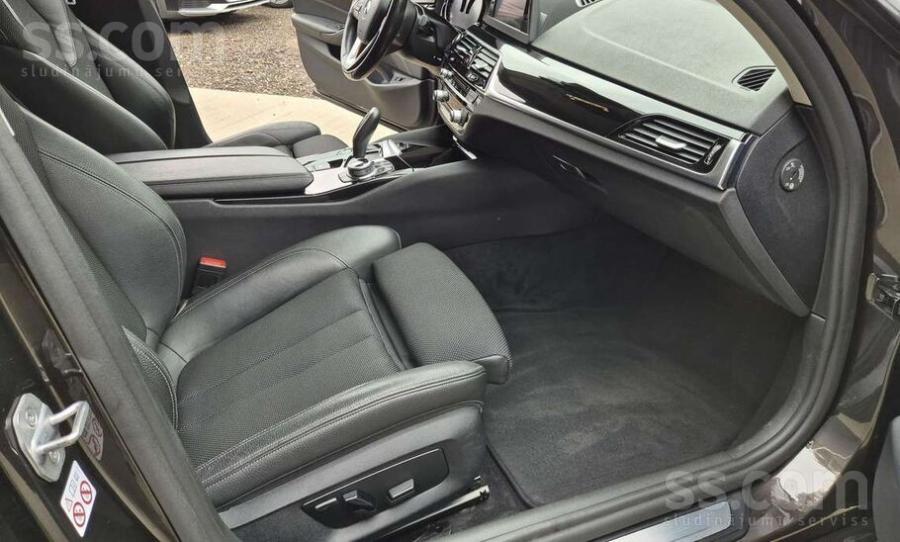 Grey BMW 520 2017 in Riga, with an engine capacity of 2.00 L and mileage of 333 thousand km for 14950 €, photo 12 on AUTOMOTO.COM.LV
