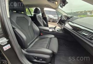 Grey BMW 520 2017 in Riga, with an engine capacity of 2.00 L and mileage of 333 thousand km for 14950 €, photo 13 on AUTOMOTO.COM.LV