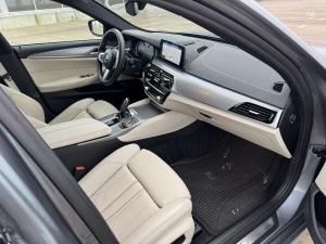 Grey BMW 520 2018 in Vilnius, with an engine capacity of 2.00 L and mileage of 298 thousand km for 16250 €, photo 8 on AUTOMOTO.COM.LV