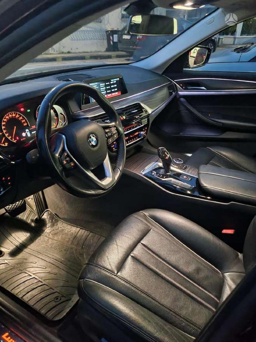 Grey BMW 520 2018 in Kaunas, with an engine capacity of 2.00 L and mileage of 255 thousand km for 16450 €, photo 8 on AUTOMOTO.COM.LV