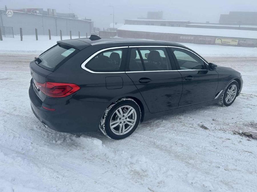 Grey BMW 520 2018 in Taurage, with an engine capacity of 2.00 L and mileage of 254 thousand km for 14399 €, photo 8 on AUTOMOTO.COM.LV