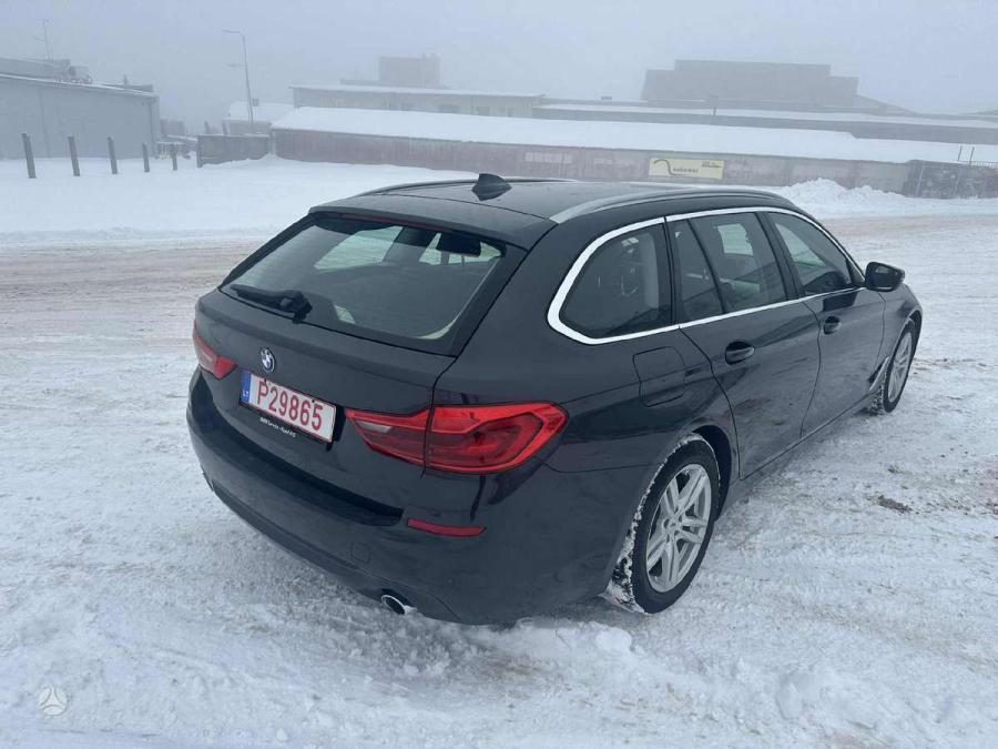 Grey BMW 520 2018 in Taurage, with an engine capacity of 2.00 L and mileage of 254 thousand km for 14399 €, photo 11 on AUTOMOTO.COM.LV