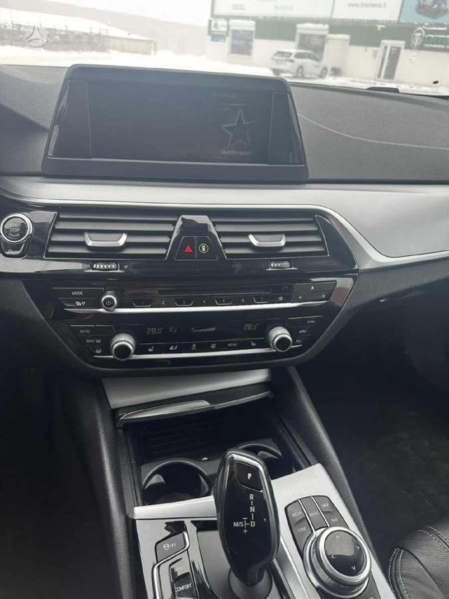 Grey BMW 520 2018 in Taurage, with an engine capacity of 2.00 L and mileage of 254 thousand km for 14399 €, photo 13 on AUTOMOTO.COM.LV