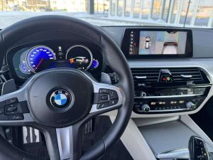 Grey BMW 520 2018 in Vilnius, with an engine capacity of 2.00 L and mileage of 295 thousand km for 16499 €, photo 11 on AUTOMOTO.COM.LV