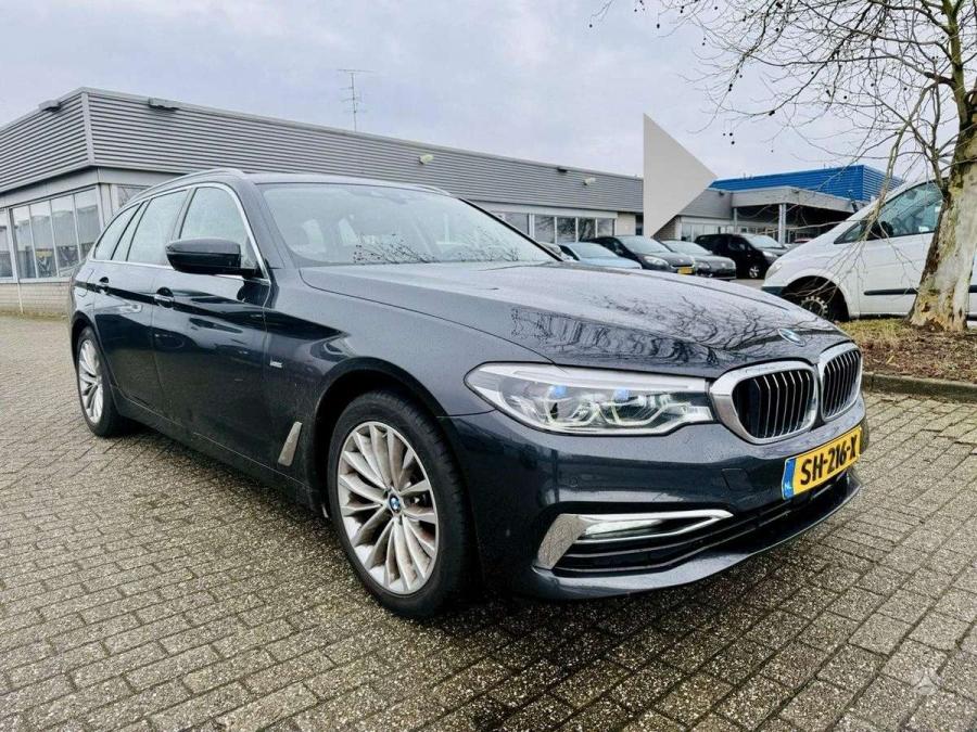 Grey BMW 520 2018 in Vilnius, with an engine capacity of 2.00 L and mileage of 225 thousand km for 16999 €, photo 2 on AUTOMOTO.COM.LV
