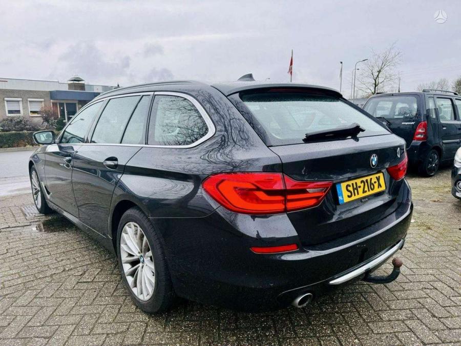 Grey BMW 520 2018 in Vilnius, with an engine capacity of 2.00 L and mileage of 225 thousand km for 16999 €, photo 3 on AUTOMOTO.COM.LV