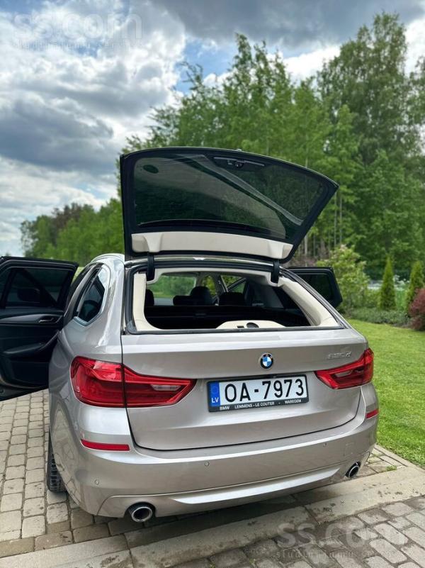 Grey BMW 520 2018 in Riga, with an engine capacity of 2.00 L and mileage of 220 thousand km for 15800 €, photo 4 on AUTOMOTO.COM.LV