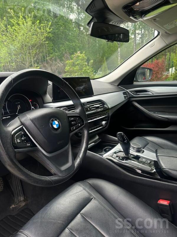Grey BMW 520 2018 in Riga, with an engine capacity of 2.00 L and mileage of 220 thousand km for 15800 €, photo 6 on AUTOMOTO.COM.LV