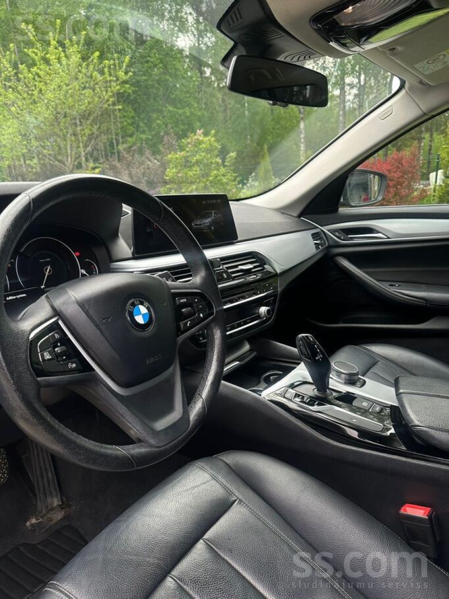 Pelēks BMW 520 2018 Rīga, ar dzinēja tilpumu 2.00 L un nobraukumu 220 tūkst. km par 15800 €, foto 7 vietnē AUTOMOTO.COM.LV