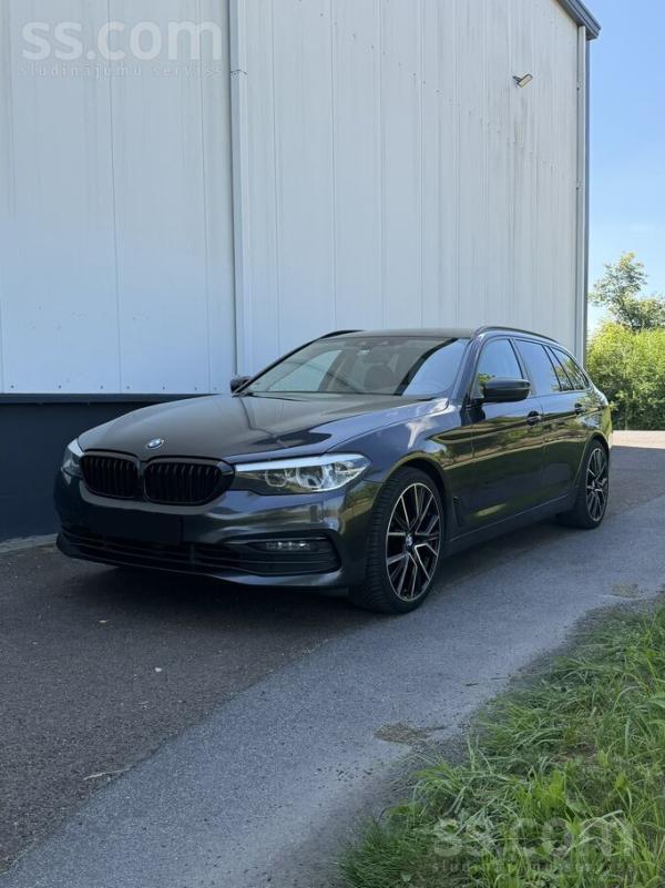 Grey BMW 520 2018 in Riga, with an engine capacity of 2.00 L and mileage of 240 thousand km for 13990 €, photo 3 on AUTOMOTO.COM.LV