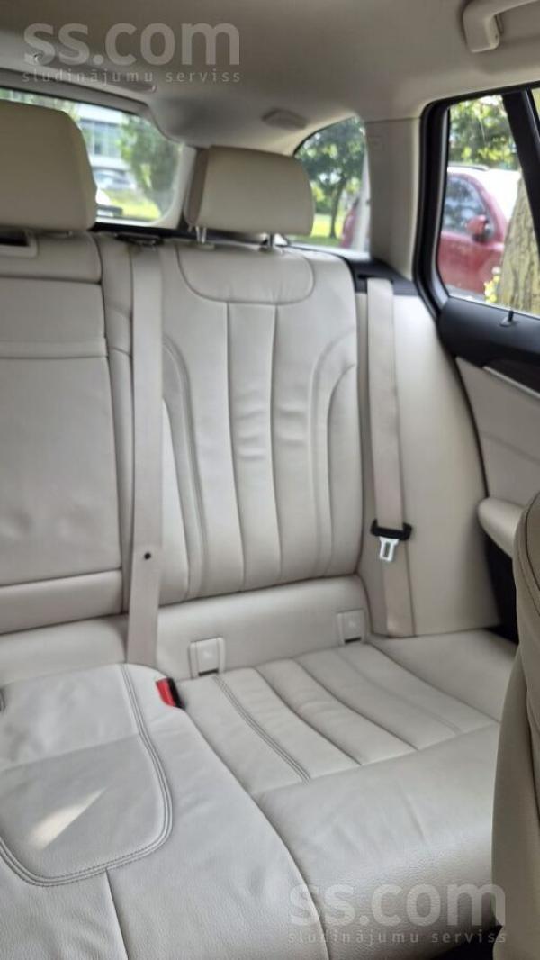 Grey BMW 520 2018 in Riga, with an engine capacity of 2.00 L and mileage of 178 thousand km for 21000 €, photo 8 on AUTOMOTO.COM.LV
