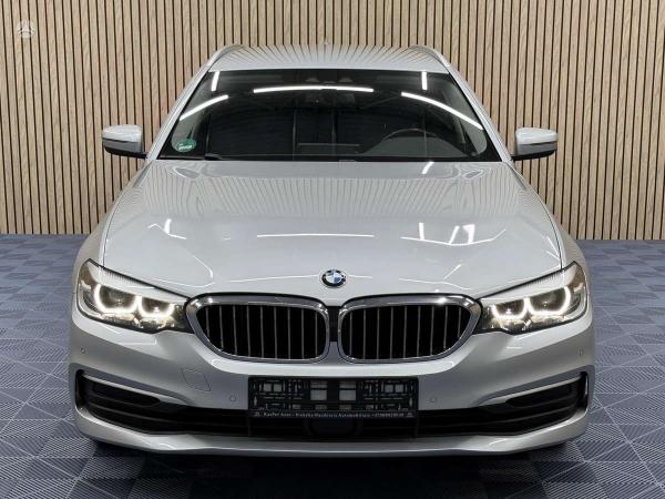 Grey BMW 520 2018 in Marijampole, with an engine capacity of 2.00 L and mileage of 303 thousand km for 14999 €, photo 3 on AUTOMOTO.COM.LV