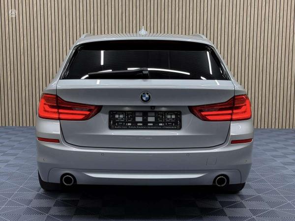 Grey BMW 520 2018 in Marijampole, with an engine capacity of 2.00 L and mileage of 303 thousand km for 14999 €, photo 6 on AUTOMOTO.COM.LV
