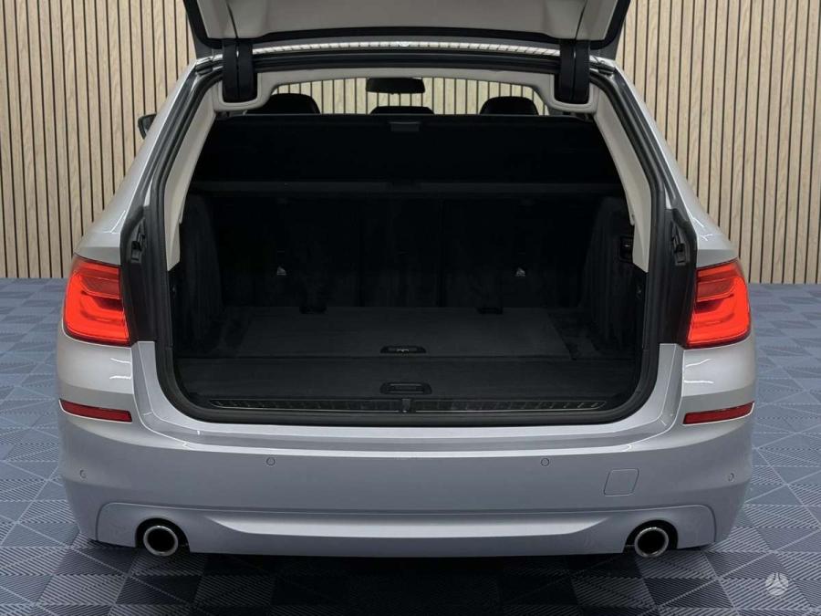 Pelēks BMW 520 2018 Marijampole, ar dzinēja tilpumu 2.00 L un nobraukumu 303 tūkst. km par 14999 €, foto 14 vietnē AUTOMOTO.COM.LV