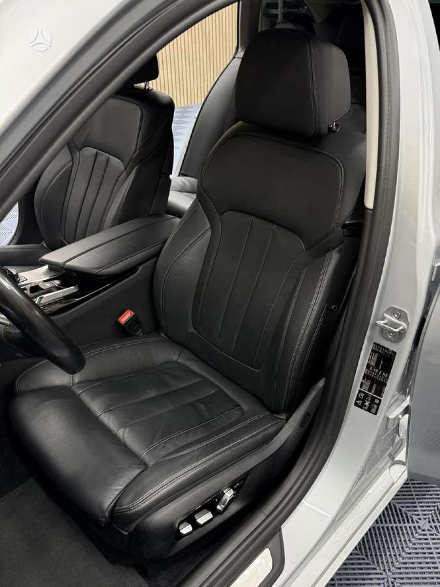 Pelēks BMW 520 2018 Marijampole, ar dzinēja tilpumu 2.00 L un nobraukumu 303 tūkst. km par 14999 €, foto 20 vietnē AUTOMOTO.COM.LV