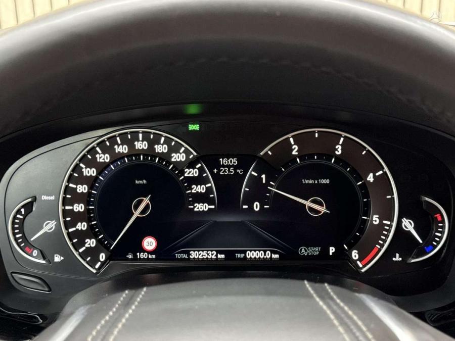 Pelēks BMW 520 2018 Marijampole, ar dzinēja tilpumu 2.00 L un nobraukumu 303 tūkst. km par 14999 €, foto 27 vietnē AUTOMOTO.COM.LV