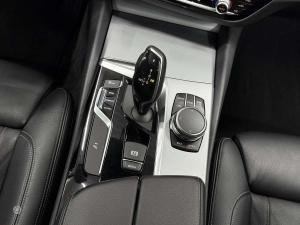 Pelēks BMW 520 2018 Marijampole, ar dzinēja tilpumu 2.00 L un nobraukumu 303 tūkst. km par 14999 €, foto 33 vietnē AUTOMOTO.COM.LV