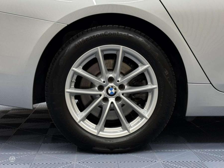 Pelēks BMW 520 2018 Marijampole, ar dzinēja tilpumu 2.00 L un nobraukumu 303 tūkst. km par 14999 €, foto 37 vietnē AUTOMOTO.COM.LV