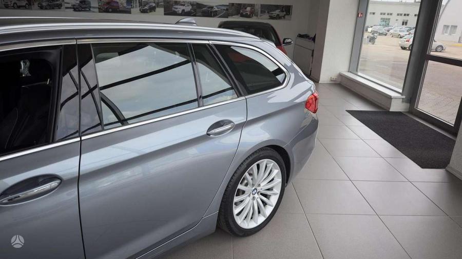 Grey BMW 520 2018 in Marijampole, with an engine capacity of 2.00 L and mileage of 205 thousand km for 16250 €, photo 6 on AUTOMOTO.COM.LV