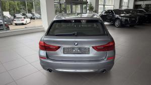 Grey BMW 520 2018 in Marijampole, with an engine capacity of 2.00 L and mileage of 205 thousand km for 16250 €, photo 8 on AUTOMOTO.COM.LV