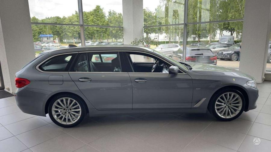 Grey BMW 520 2018 in Marijampole, with an engine capacity of 2.00 L and mileage of 205 thousand km for 16250 €, photo 11 on AUTOMOTO.COM.LV