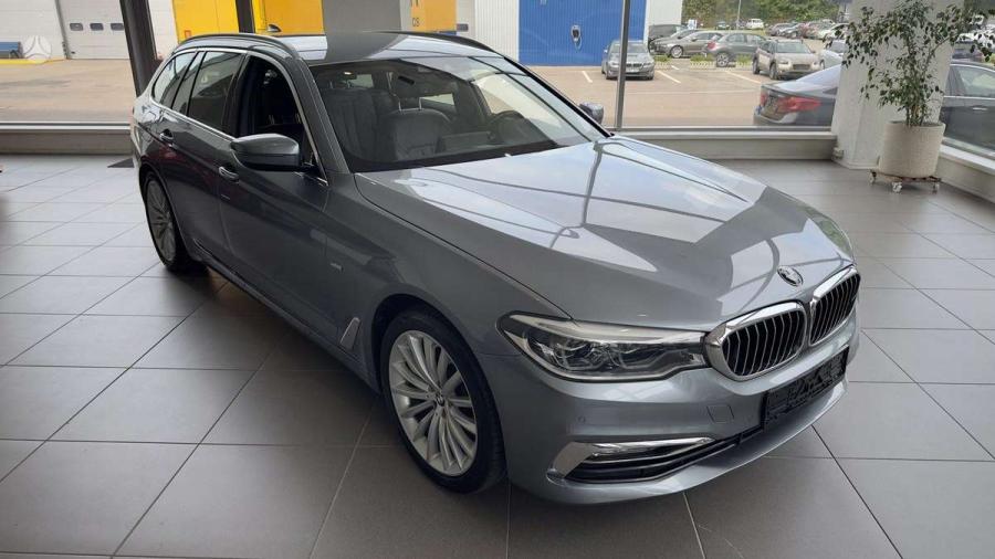 Grey BMW 520 2018 in Marijampole, with an engine capacity of 2.00 L and mileage of 205 thousand km for 16250 €, photo 12 on AUTOMOTO.COM.LV