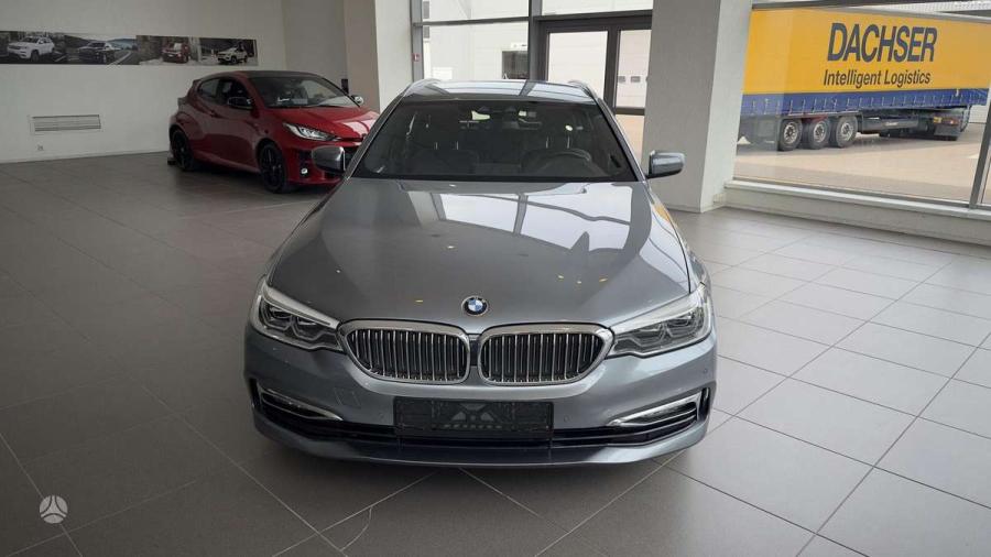 Grey BMW 520 2018 in Marijampole, with an engine capacity of 2.00 L and mileage of 205 thousand km for 16250 €, photo 13 on AUTOMOTO.COM.LV