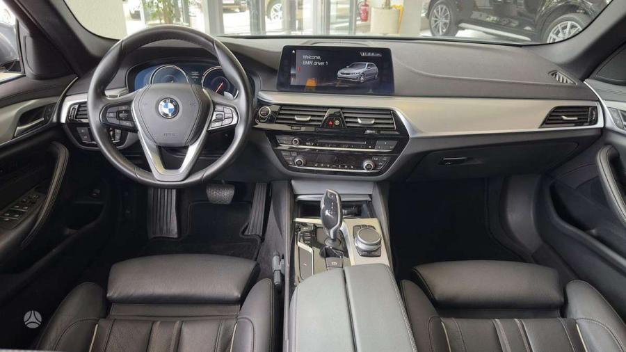 Grey BMW 520 2018 in Marijampole, with an engine capacity of 2.00 L and mileage of 205 thousand km for 16250 €, photo 14 on AUTOMOTO.COM.LV