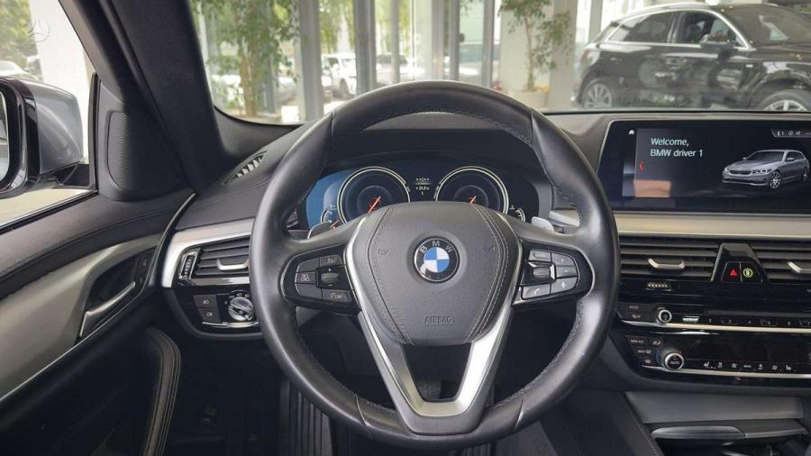 Grey BMW 520 2018 in Marijampole, with an engine capacity of 2.00 L and mileage of 205 thousand km for 16250 €, photo 15 on AUTOMOTO.COM.LV