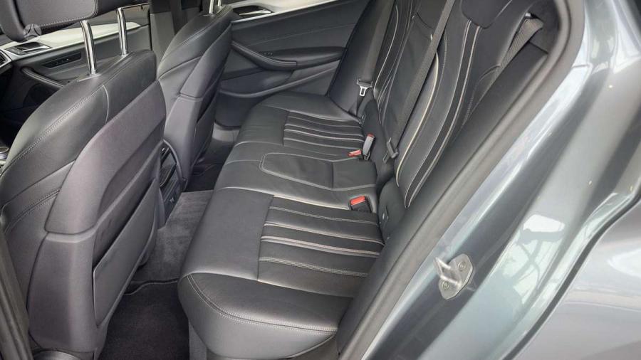Grey BMW 520 2018 in Marijampole, with an engine capacity of 2.00 L and mileage of 205 thousand km for 16250 €, photo 19 on AUTOMOTO.COM.LV