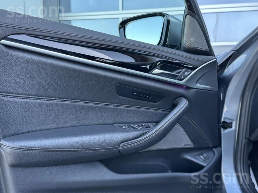 Pelēks BMW 520 2018 Rīga, ar dzinēja tilpumu 2.00 L un nobraukumu 277 tūkst. km par 19250 €, foto 13 vietnē AUTOMOTO.COM.LV