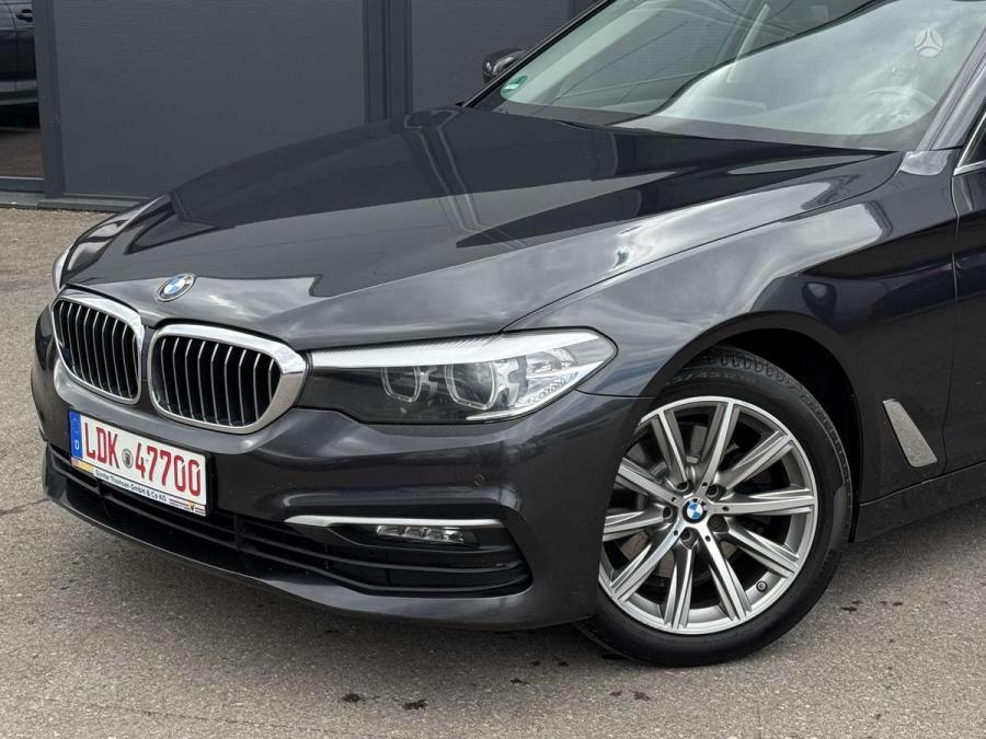 Grey BMW 520 2018 in Jonava, with an engine capacity of 2.00 L and mileage of 299 thousand km for 12799 €, photo 5 on AUTOMOTO.COM.LV