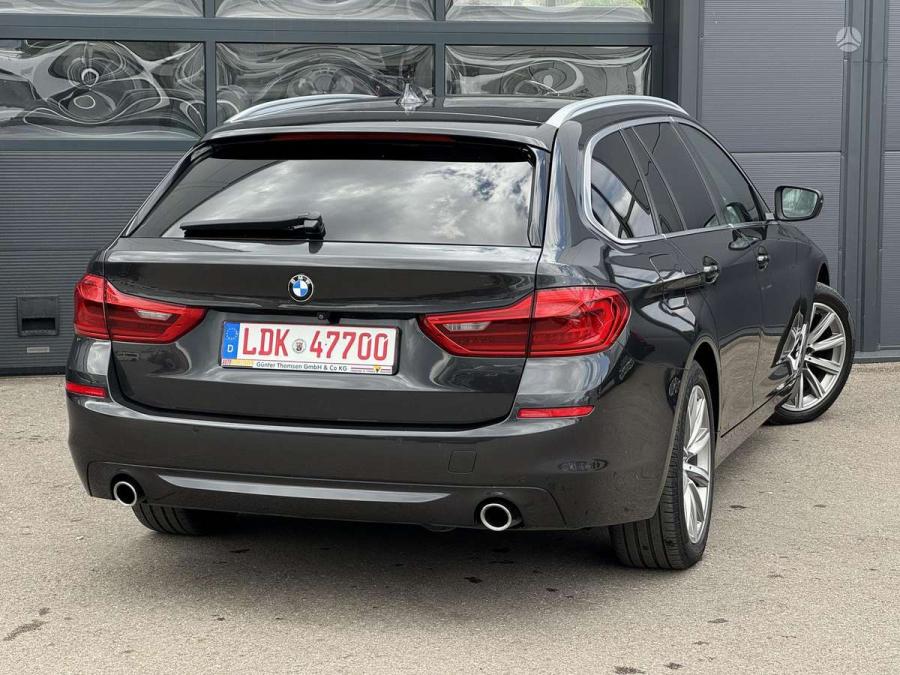 Grey BMW 520 2018 in Jonava, with an engine capacity of 2.00 L and mileage of 299 thousand km for 12799 €, photo 10 on AUTOMOTO.COM.LV