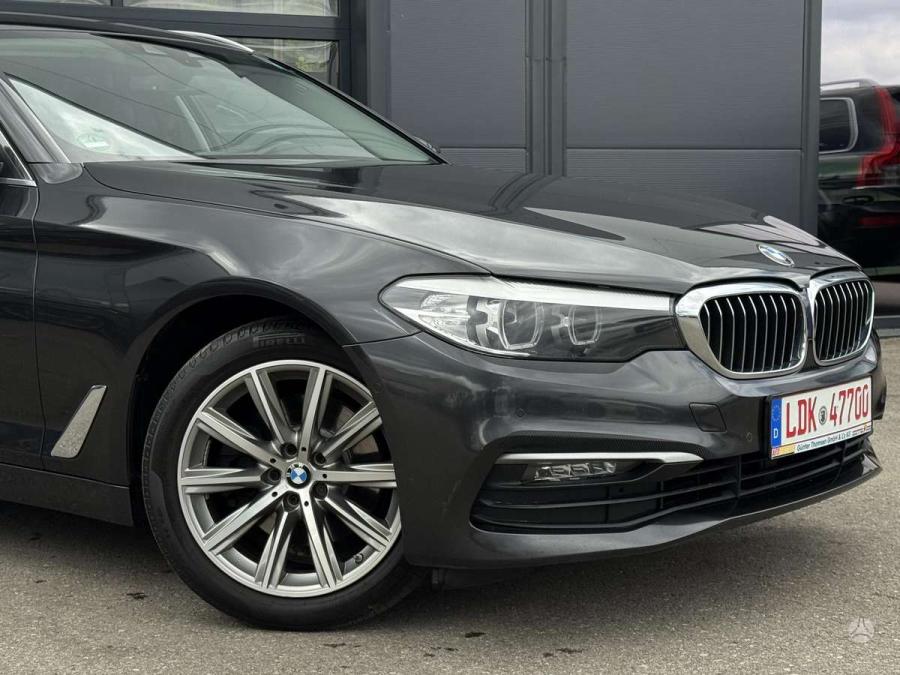 Grey BMW 520 2018 in Jonava, with an engine capacity of 2.00 L and mileage of 299 thousand km for 12799 €, photo 18 on AUTOMOTO.COM.LV