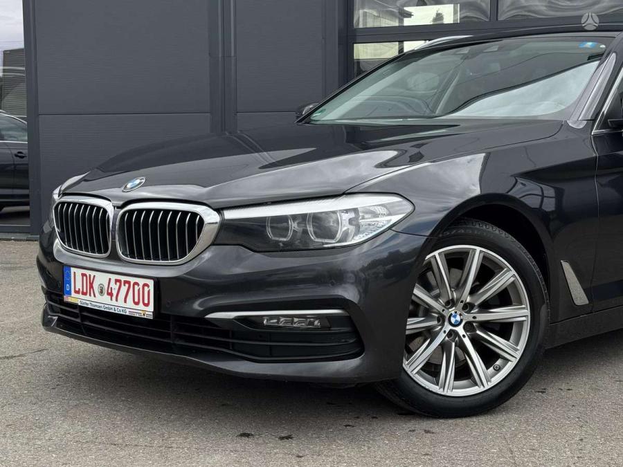 Grey BMW 520 2018 in Jonava, with an engine capacity of 2.00 L and mileage of 299 thousand km for 12799 €, photo 20 on AUTOMOTO.COM.LV