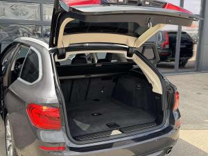 Grey BMW 520 2018 in Jonava, with an engine capacity of 2.00 L and mileage of 299 thousand km for 12799 €, photo 24 on AUTOMOTO.COM.LV