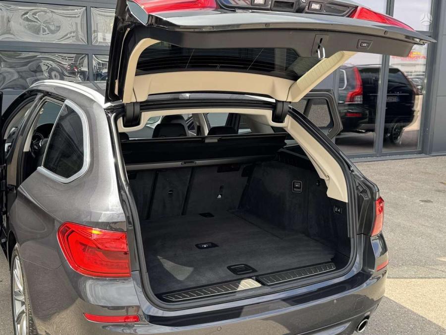Grey BMW 520 2018 in Jonava, with an engine capacity of 2.00 L and mileage of 299 thousand km for 12799 €, photo 24 on AUTOMOTO.COM.LV