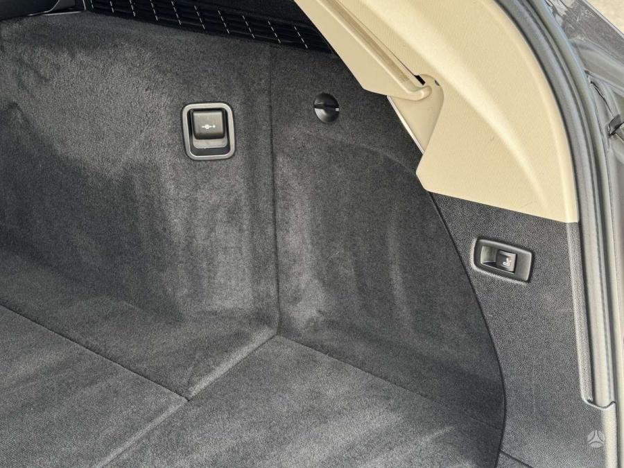 Grey BMW 520 2018 in Jonava, with an engine capacity of 2.00 L and mileage of 299 thousand km for 12799 €, photo 26 on AUTOMOTO.COM.LV