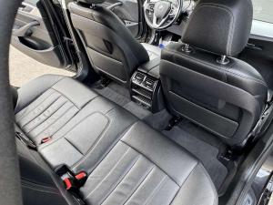 Grey BMW 520 2018 in Jonava, with an engine capacity of 2.00 L and mileage of 299 thousand km for 12799 €, photo 31 on AUTOMOTO.COM.LV