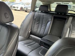 Grey BMW 520 2018 in Jonava, with an engine capacity of 2.00 L and mileage of 299 thousand km for 12799 €, photo 33 on AUTOMOTO.COM.LV