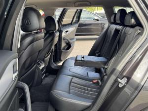 Grey BMW 520 2018 in Jonava, with an engine capacity of 2.00 L and mileage of 299 thousand km for 12799 €, photo 40 on AUTOMOTO.COM.LV