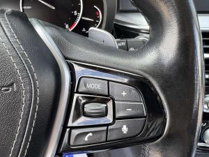 Grey BMW 520 2018 in Jonava, with an engine capacity of 2.00 L and mileage of 299 thousand km for 12799 €, photo 48 on AUTOMOTO.COM.LV