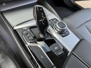 Grey BMW 520 2018 in Jonava, with an engine capacity of 2.00 L and mileage of 299 thousand km for 12799 €, photo 50 on AUTOMOTO.COM.LV