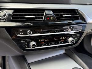 Grey BMW 520 2018 in Jonava, with an engine capacity of 2.00 L and mileage of 299 thousand km for 12799 €, photo 51 on AUTOMOTO.COM.LV