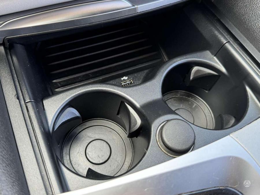 Grey BMW 520 2018 in Jonava, with an engine capacity of 2.00 L and mileage of 299 thousand km for 12799 €, photo 57 on AUTOMOTO.COM.LV
