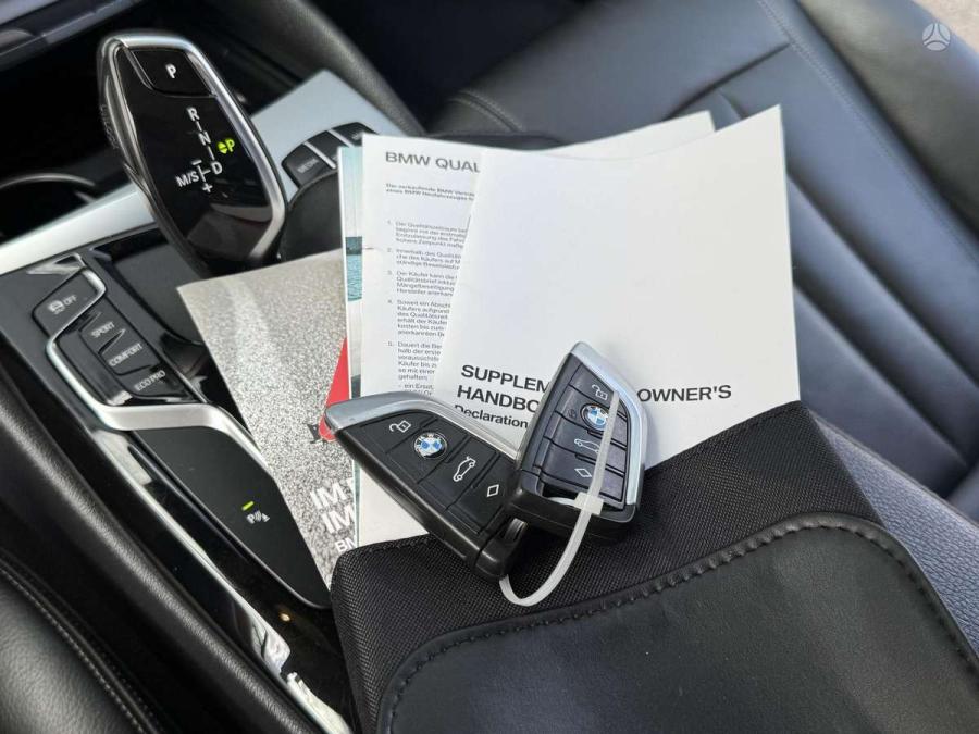Grey BMW 520 2018 in Jonava, with an engine capacity of 2.00 L and mileage of 299 thousand km for 12799 €, photo 58 on AUTOMOTO.COM.LV