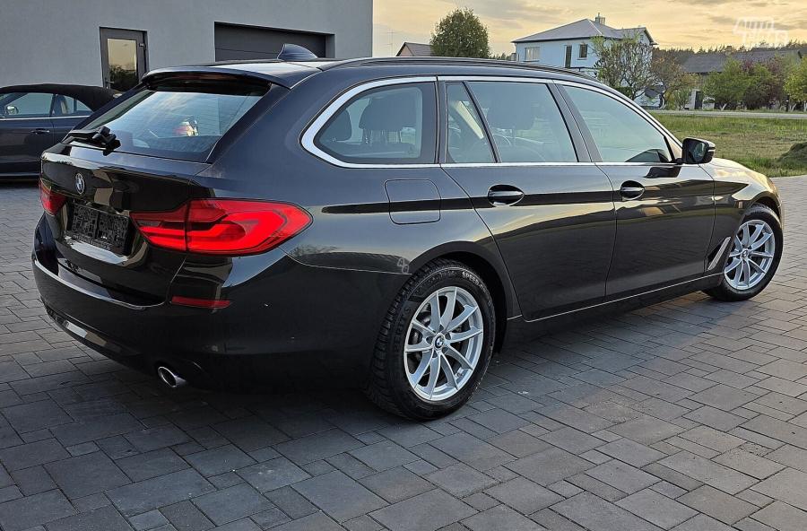Grey BMW 520 2019 in Druskininkai, with an engine capacity of 2.00 L and mileage of 128 thousand km for 18150 €, photo 6 on AUTOMOTO.COM.LV