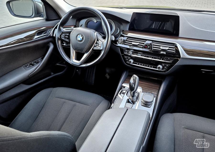 Grey BMW 520 2019 in Druskininkai, with an engine capacity of 2.00 L and mileage of 128 thousand km for 18150 €, photo 8 on AUTOMOTO.COM.LV